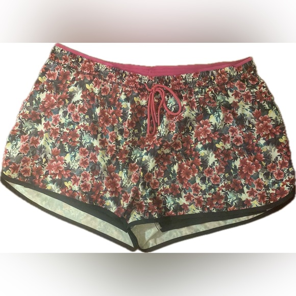Shorts | Womans Shorts With Built In Layer Base Sz2x | Poshmark